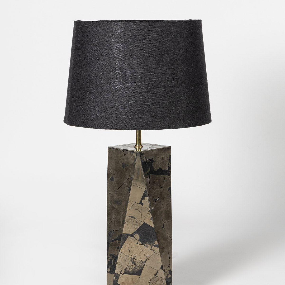 60533 | Wooden-Pyrite Table Lamp – Manglam Arts